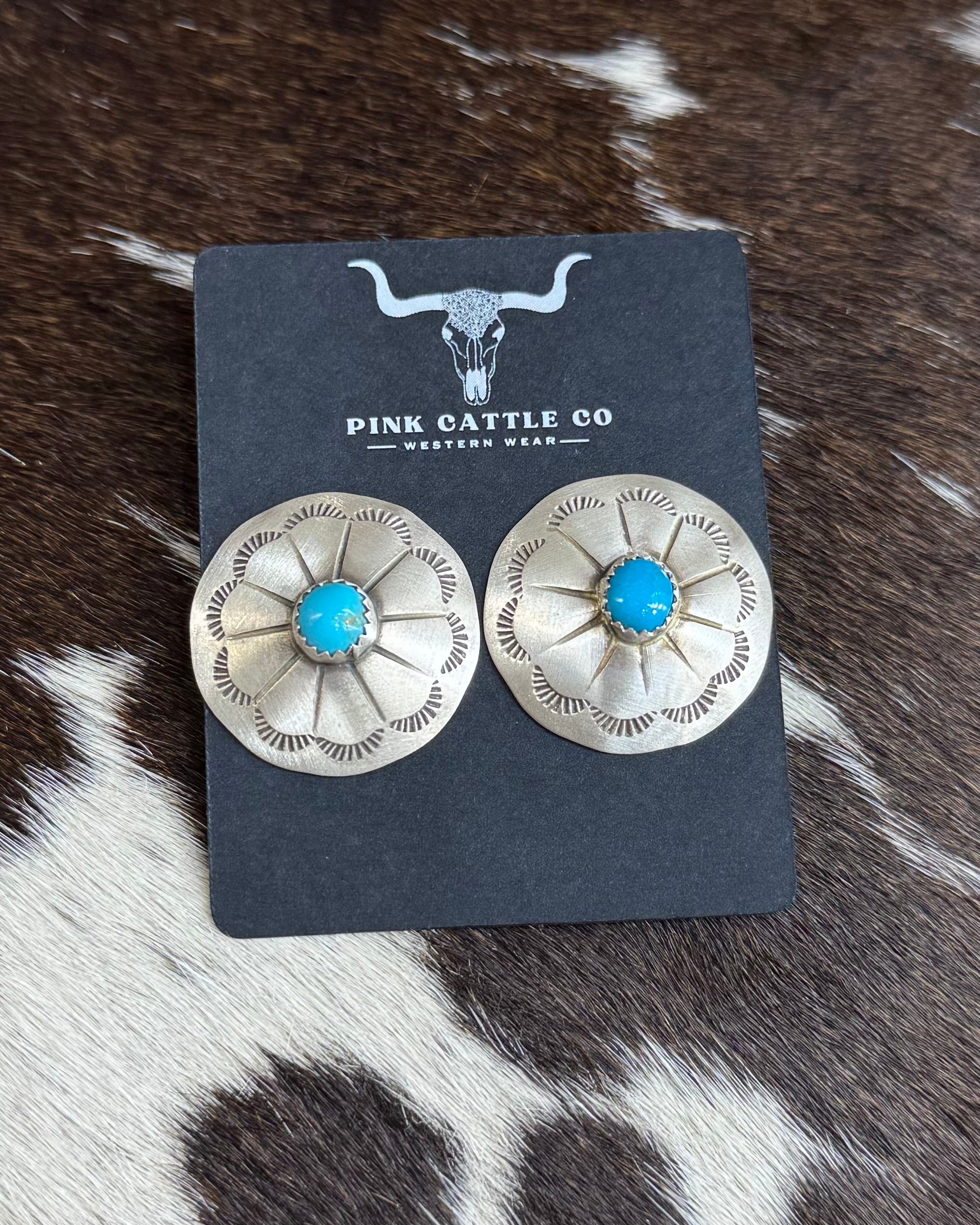 Round Concho Stud – My Pretty in Pink